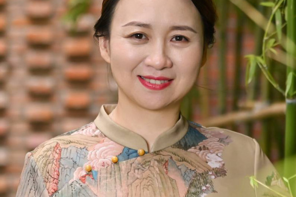 Caroline Xu丨Executive Principal, Dehong Shanghai